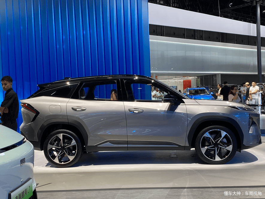 深度解析吉利银河L7，综合续航1370km，与同级电混SUV相比，它好在哪里？_搜狐汽车_搜狐网