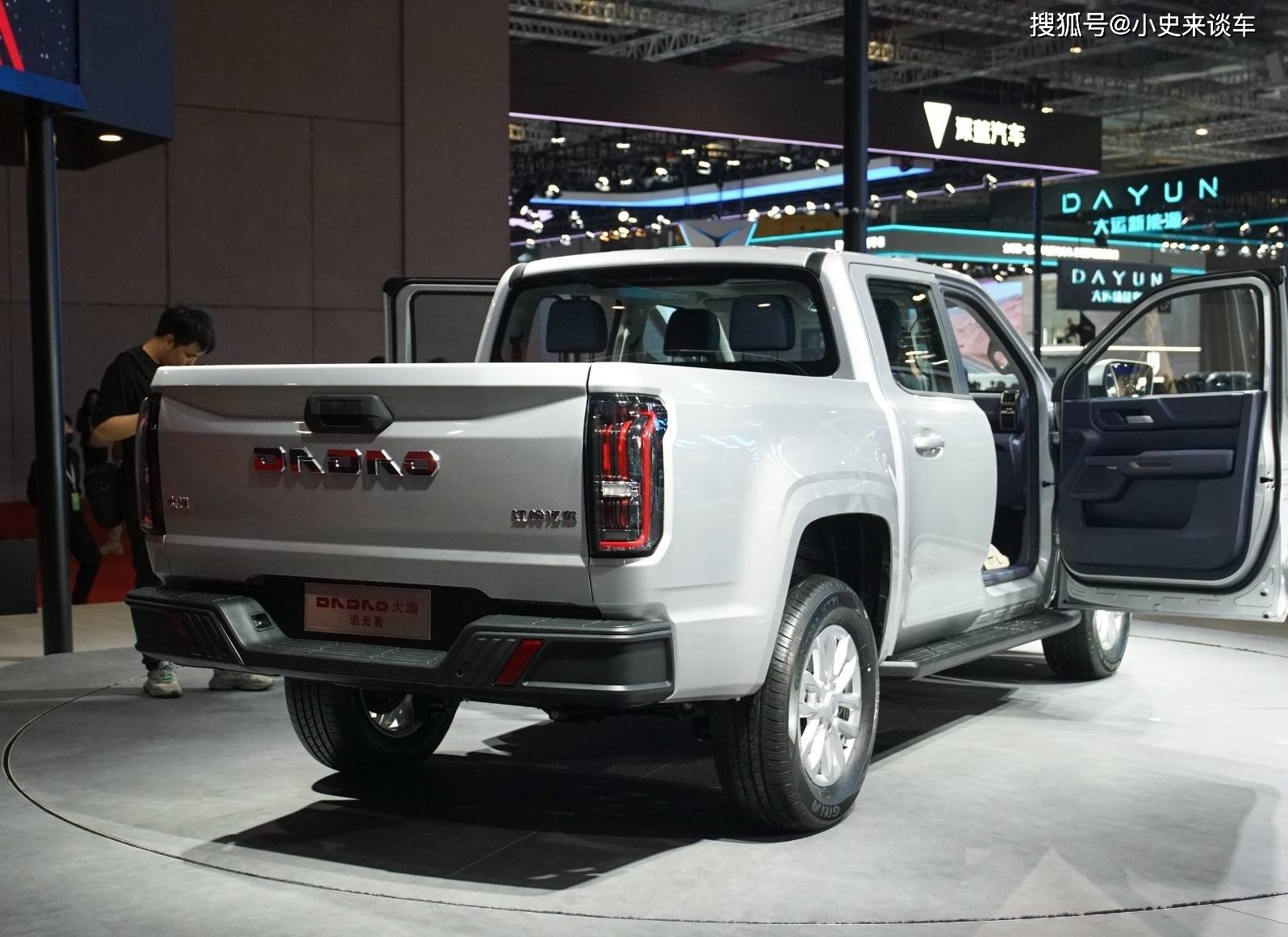 全新越野皮卡终于来了！不足12万外观霸气超越猛禽，搭载2.3T+8AT_搜狐汽车_搜狐网