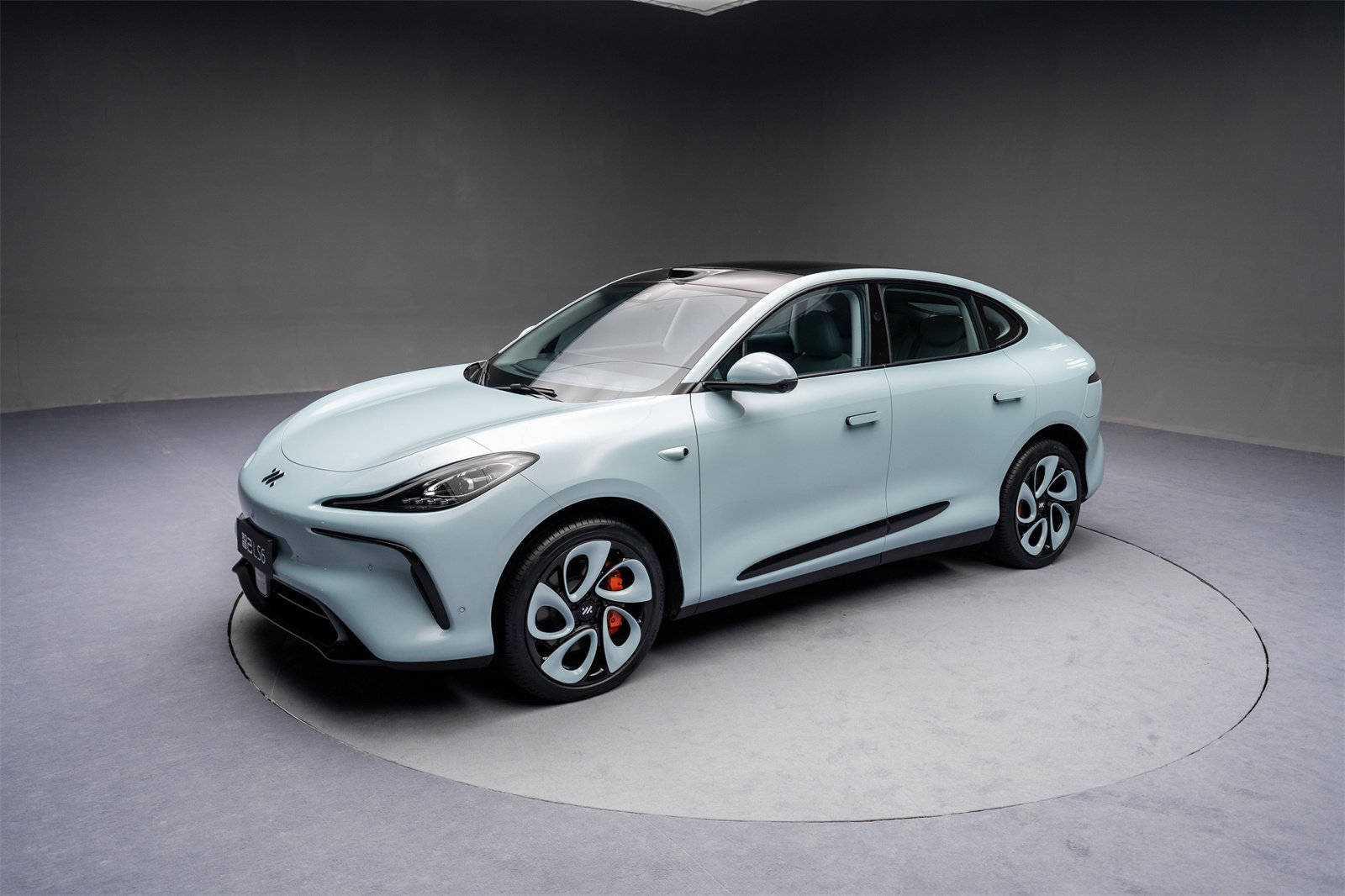 堪称25万级最强？这智己SUV不止高颜值 800V平台实力真行！_搜狐汽车_搜狐网