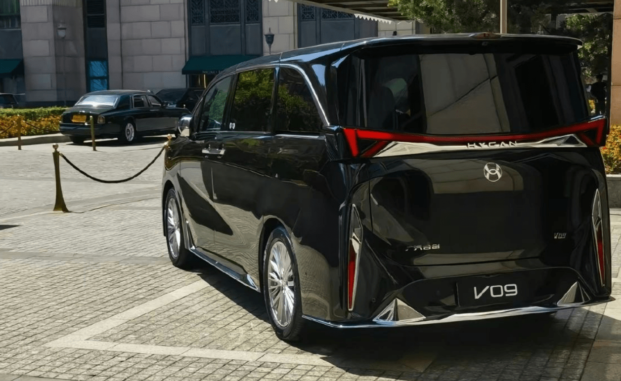 合创V09现身街头，雷克萨斯LM既视感，配激光雷达，还看腾势D9？_搜狐汽车_搜狐网