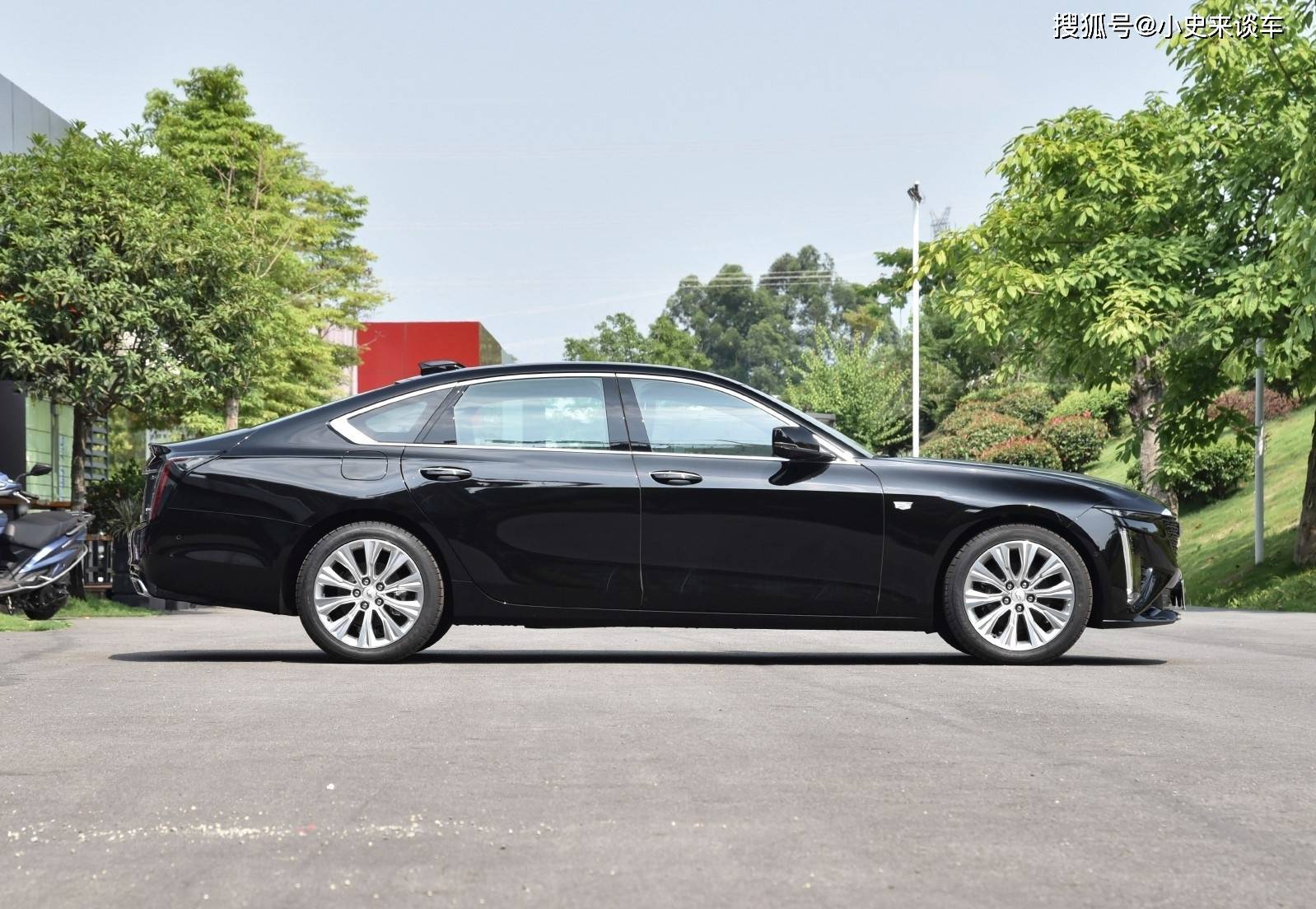 三十多万的CT6来了，气场超奥迪A8配211百万级底盘，搭载2.0T+10AT_搜狐汽车_搜狐网