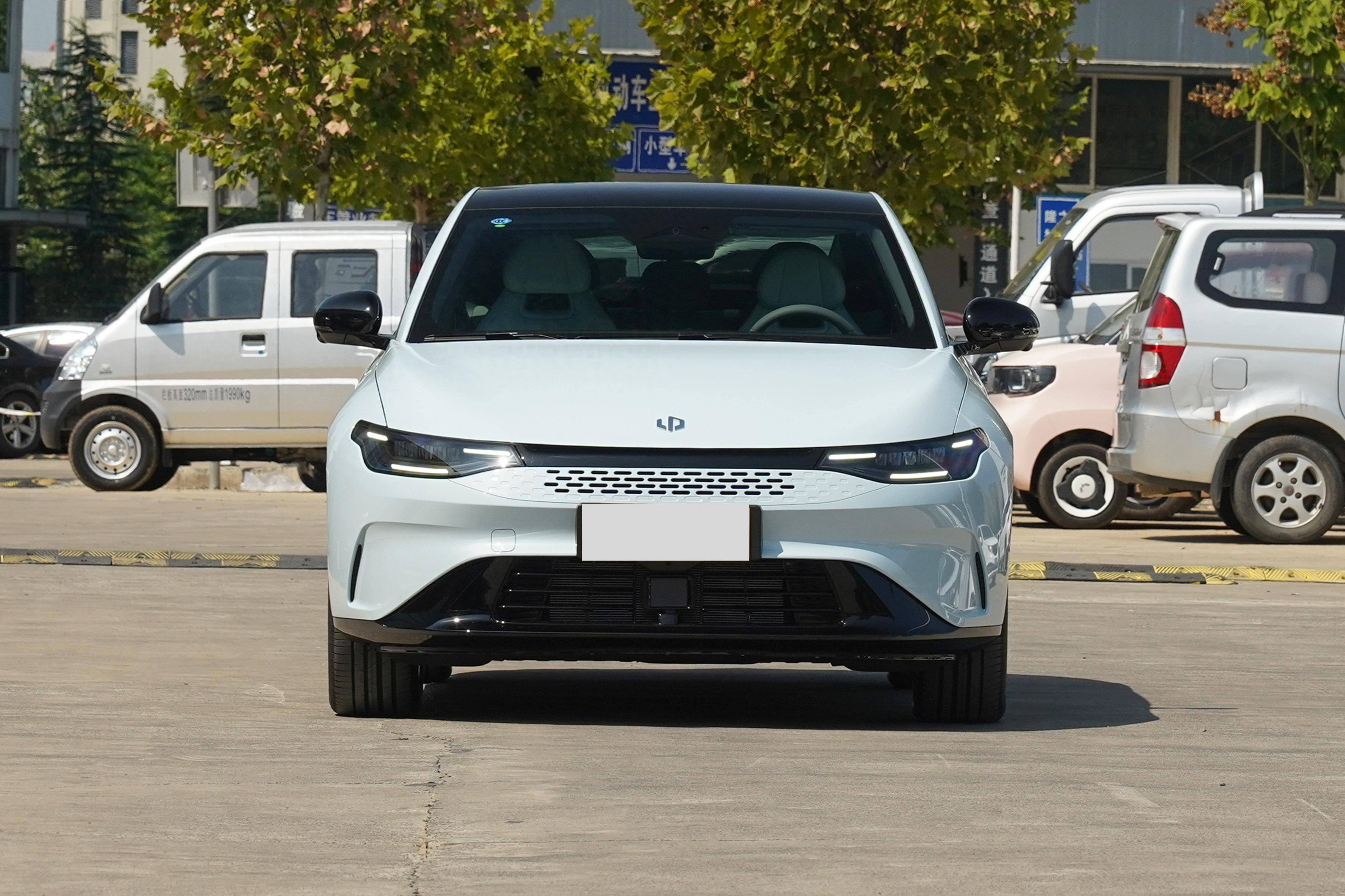 深蓝SL03对比零跑C01，都是15万出头落地，选谁更合适？_搜狐汽车_搜狐网