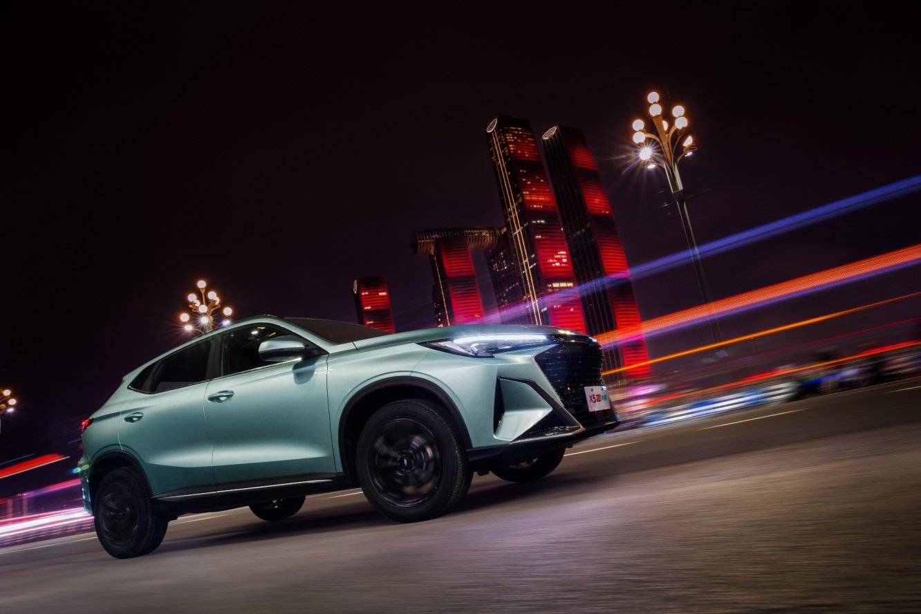 全新星云绿车身配色，长安欧尚X5PLUS 先锋型 律动版9.69万元登场_搜狐汽车_搜狐网