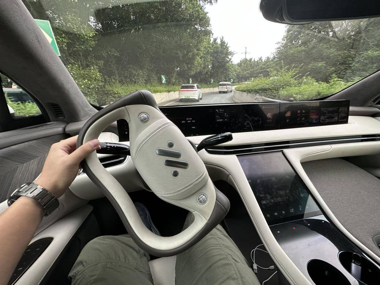 试完智己LS7的城市NOA，我读懂了它的想法和野心_搜狐汽车_搜狐网