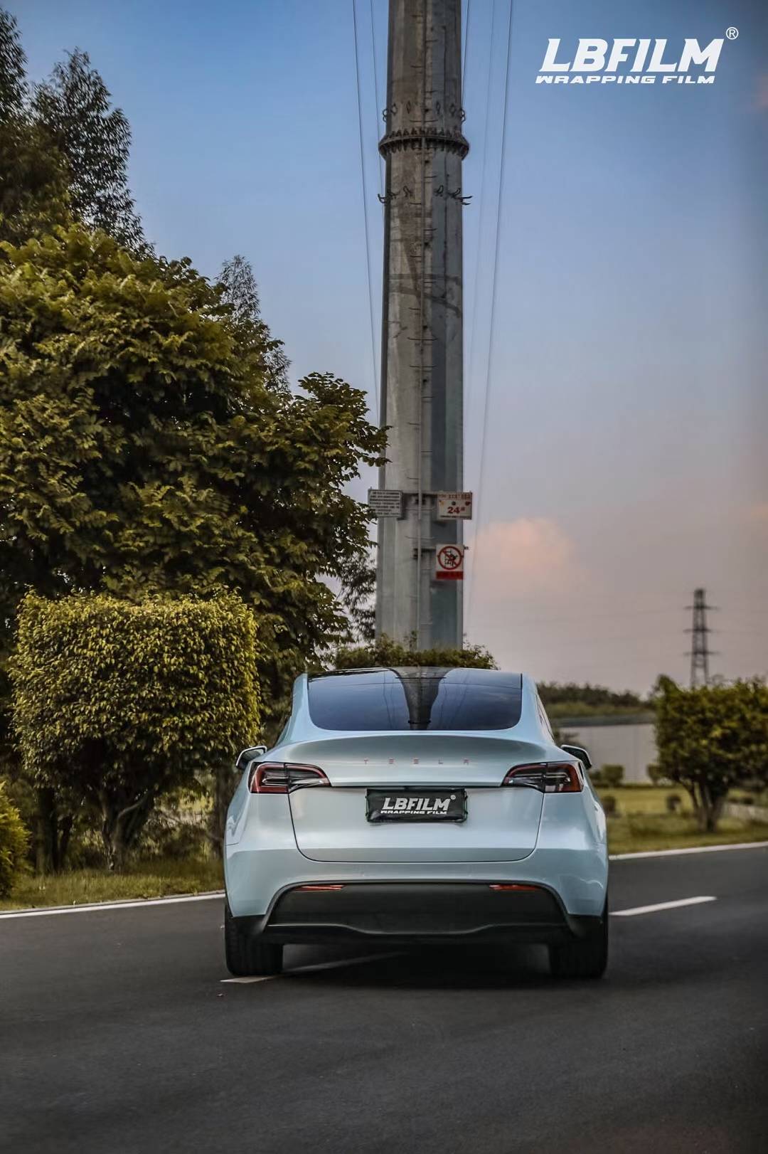 特斯拉modelY-LB改色膜马卡龙爵士蓝，像夏天的冰激凌_搜狐汽车_搜狐网