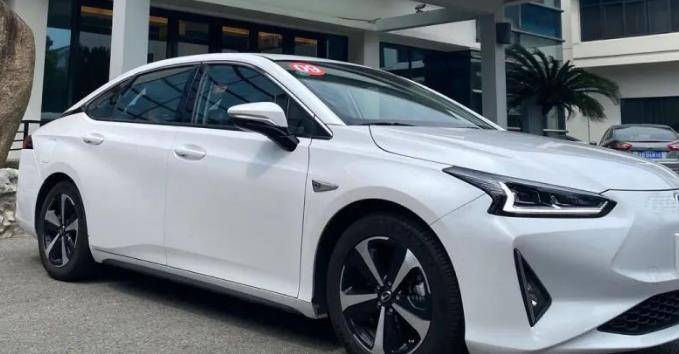 被抛弃的“丰田车”，车长超4米8，从20万降至12万却卖不动，即将停产_搜狐汽车_搜狐网