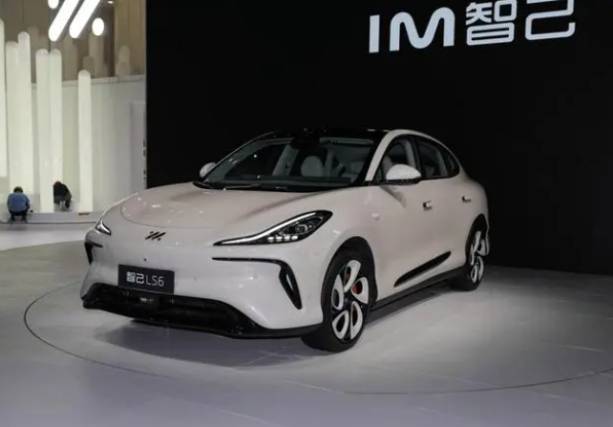 25万级SUV选购，小鹏G6 VS智己LS6，胜负几何？_搜狐汽车_搜狐网