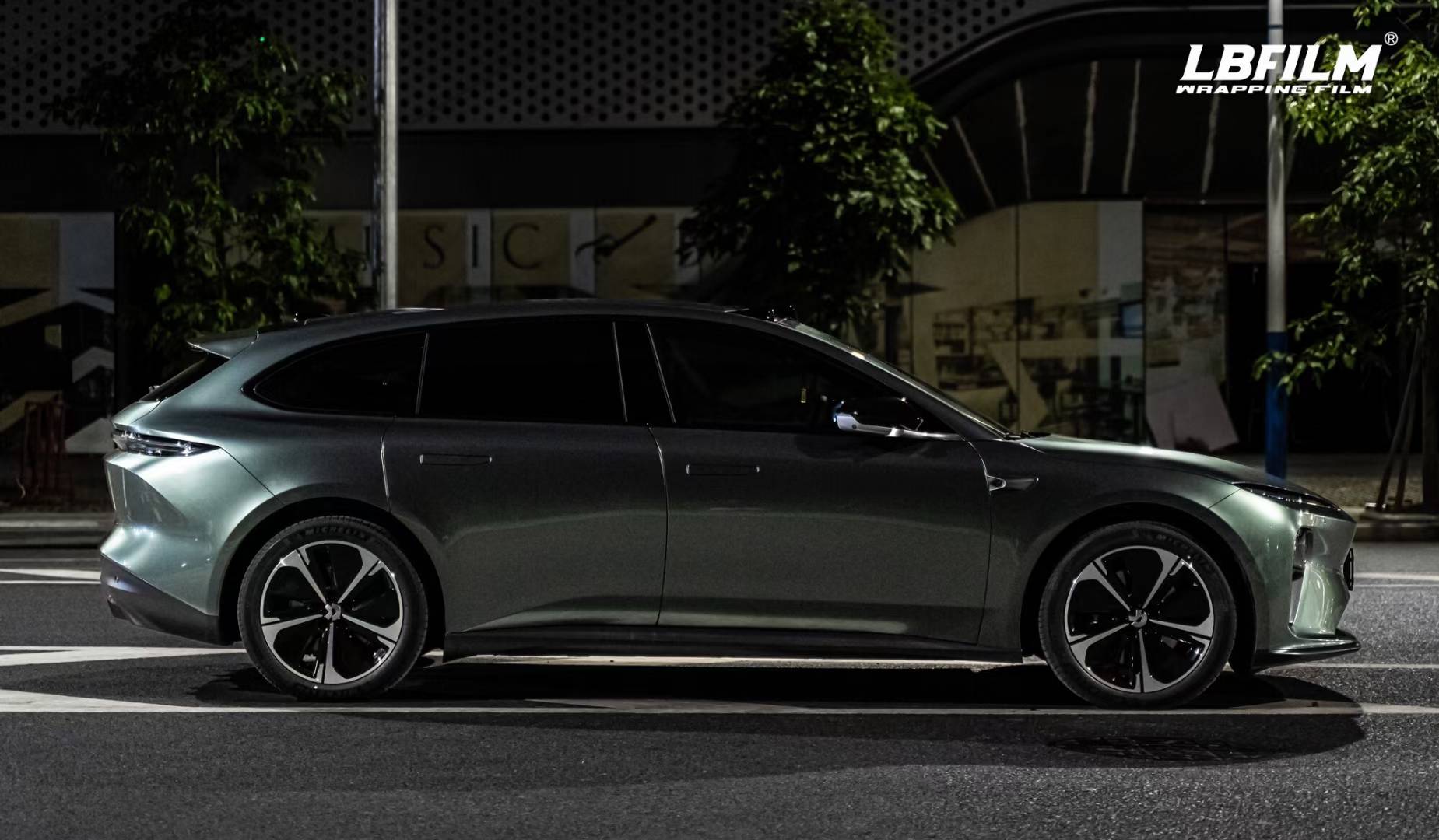 蔚来ET5-LB改色膜液态金属苍岭绿，一眼沦陷的颜色_搜狐汽车_搜狐网