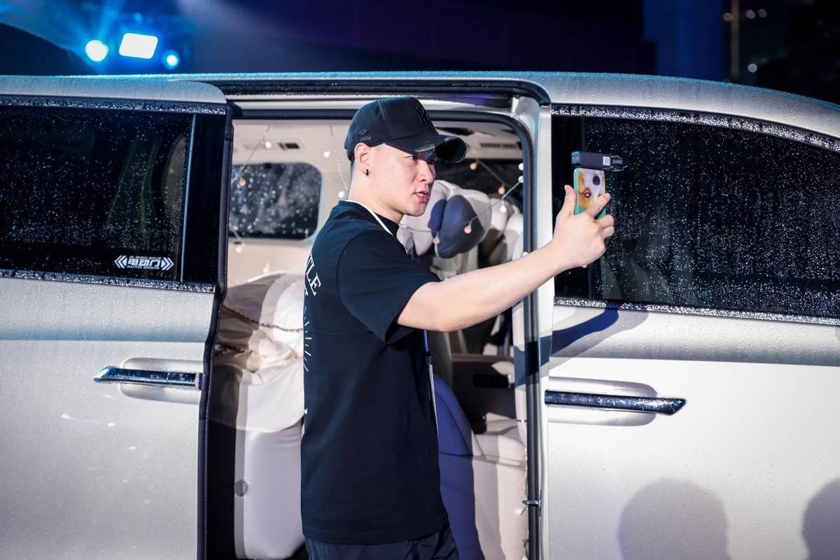 上市2小时订单突破5000台，33.58万元起售的魏牌高山MPV一上市就爆火！_搜狐汽车_搜狐网