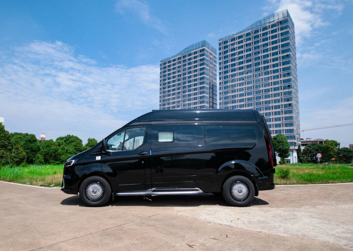 福特T6小房车：豪华商务休闲旅游一体,航空椅+后置厨卫,趣蜂B680_搜狐汽车_搜狐网