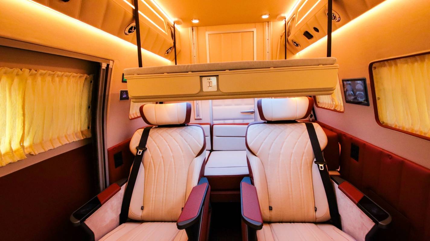 福特T6小房车：豪华商务休闲旅游一体,航空椅+后置厨卫,趣蜂B680_搜狐汽车_搜狐网