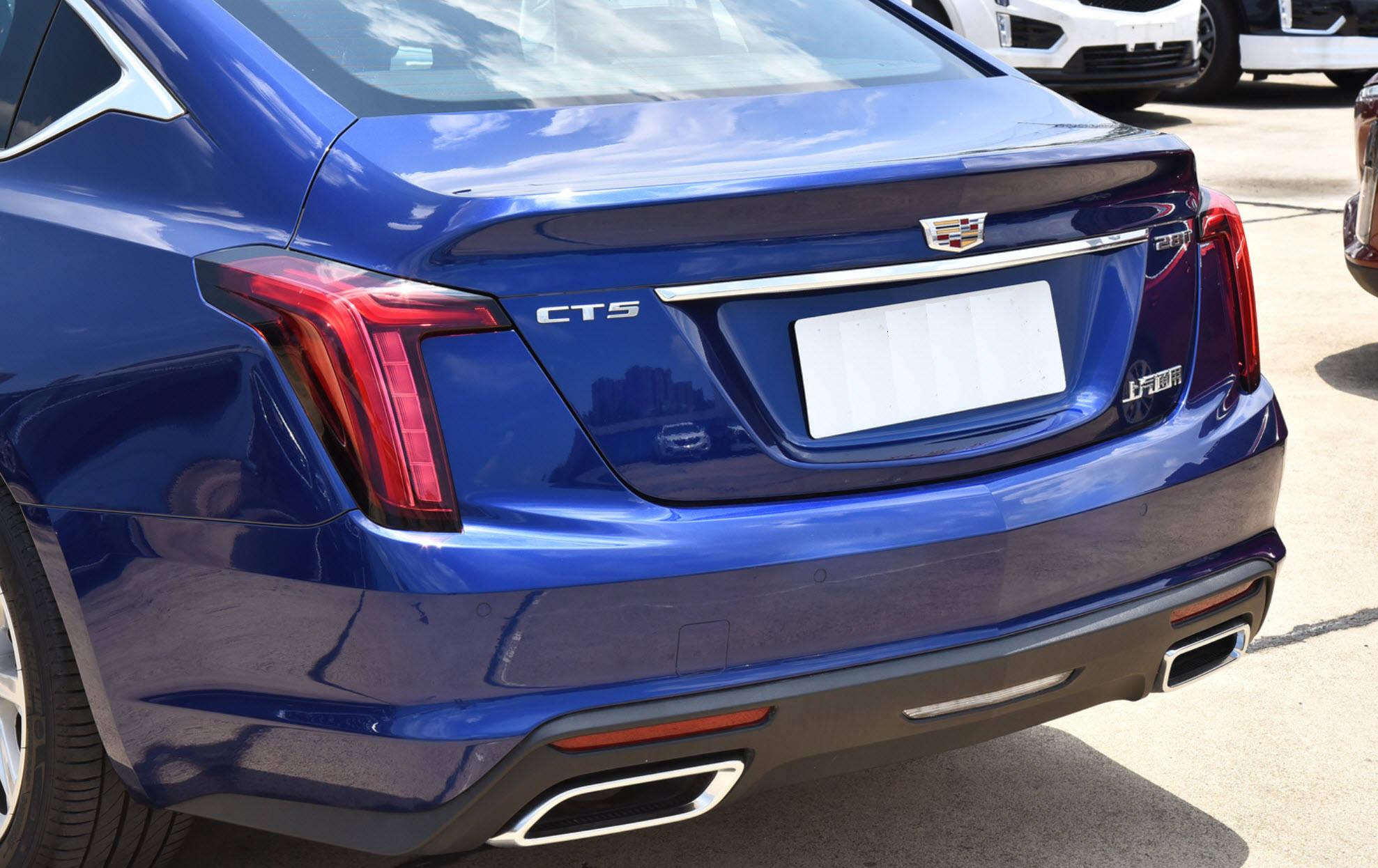 捷豹XFL“我都降价17万了！你们还想怎样”，凯迪拉克CT5“我呢”_搜狐汽车_搜狐网