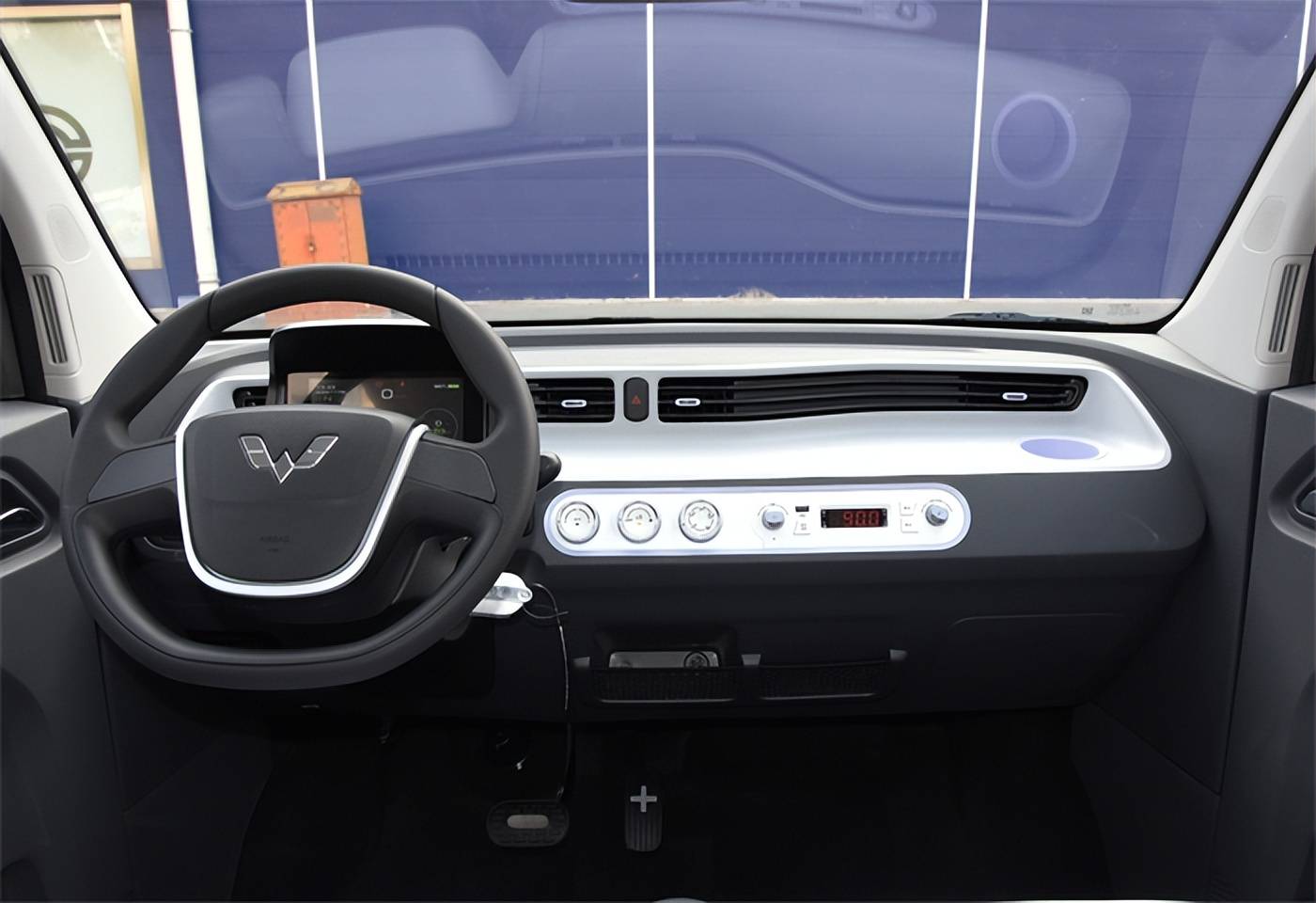 昔日的明星车销量一路惨跌，五菱宏光miniev少了性价比，精髓没了_搜狐汽车_搜狐网