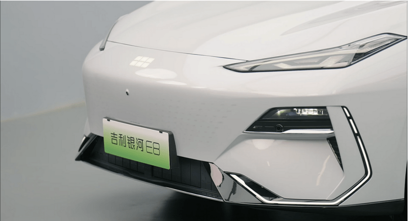 吉利银河E8首发，SEA架构首款轿车，45英寸8K大屏期待吗？_搜狐汽车_搜狐网