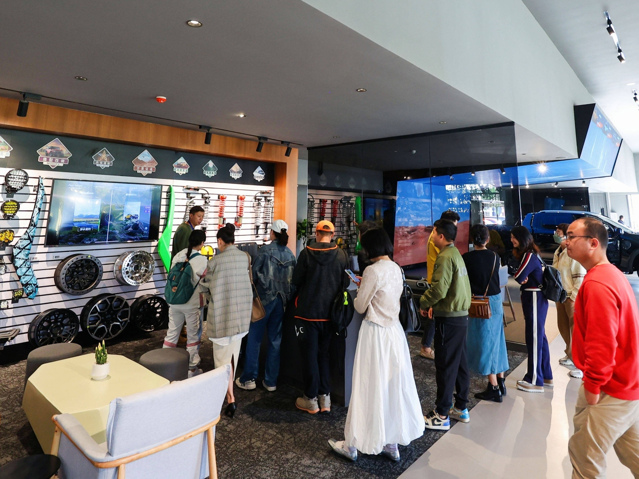 云南首家Ford Beyond福特纵横纵享空间盛大开业，顶级户外越野生活方式新篇章_搜狐汽车_搜狐网