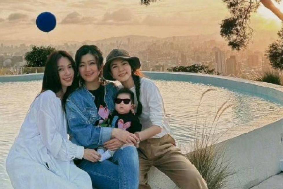 SHE成员对比：生没生孩子差别明显，Hebe最年轻貌美，Selina坚强Ella幸福_生育_人生_女性