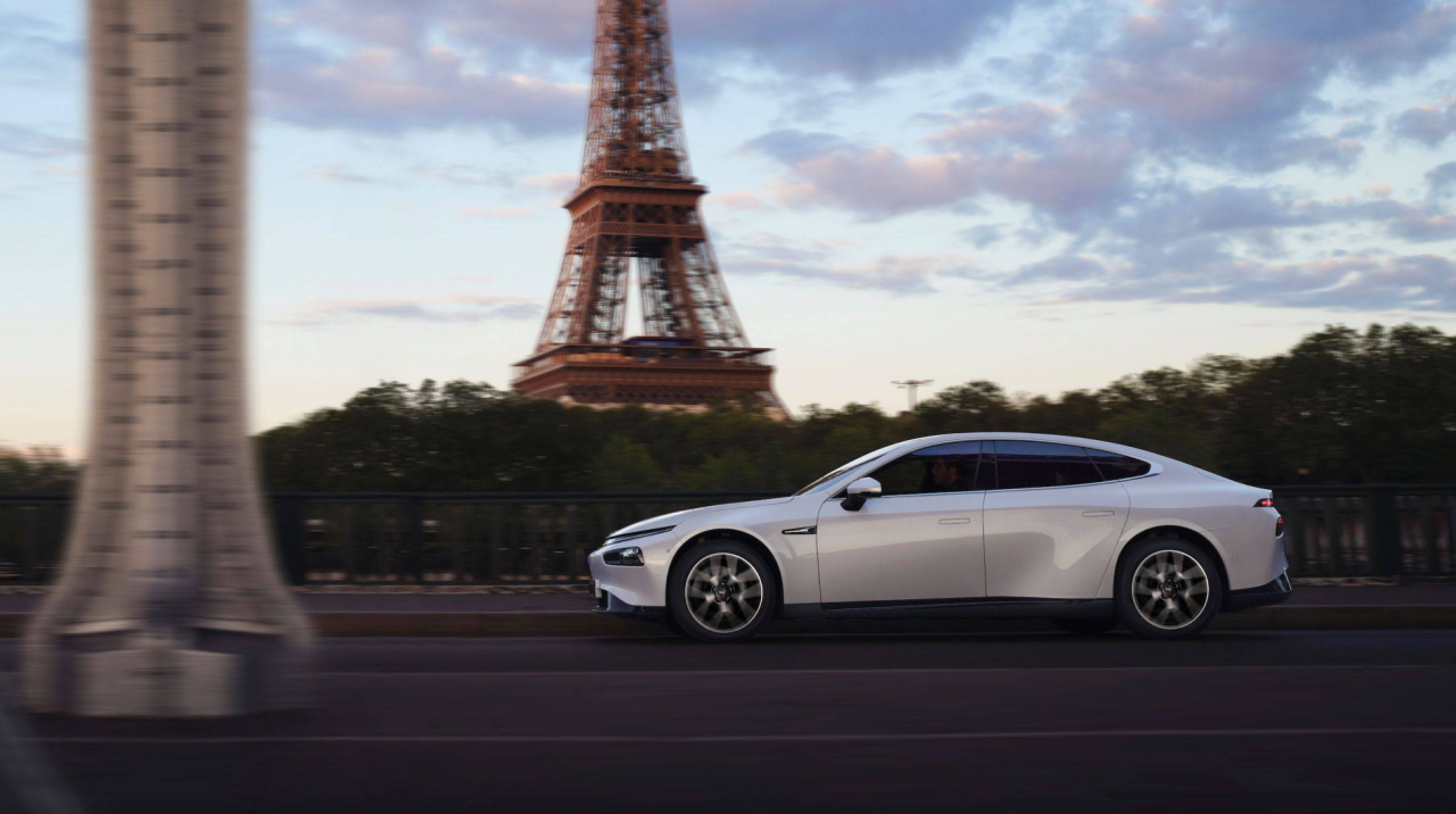 黄金续航真智驾！小鹏P7i 550版 22.39万元起_搜狐汽车_搜狐网