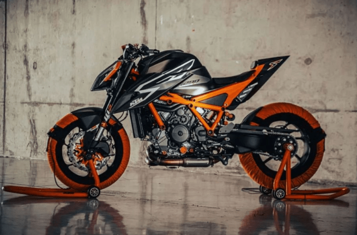 KTM 1290 RR震撼上市：超级公爵的极致体验！_搜狐汽车_搜狐网