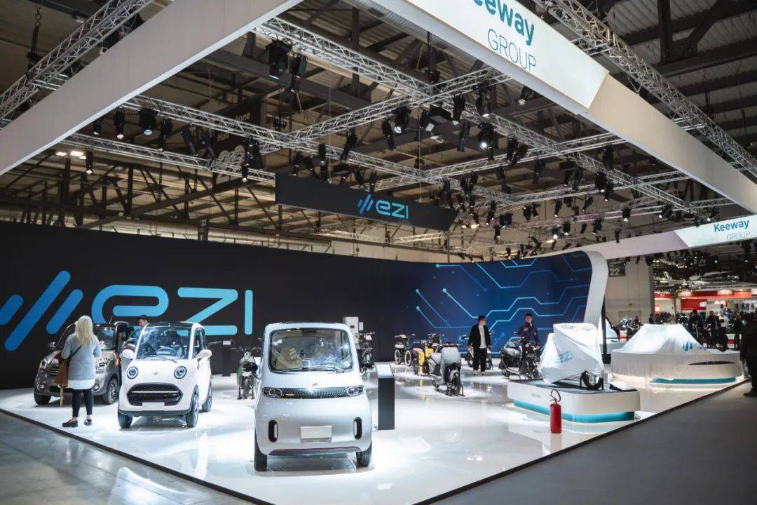 凯威MBP米兰展震撼亮相HYPE科幻电摩、ADV车T502X、街车N300_搜狐汽车_搜狐网