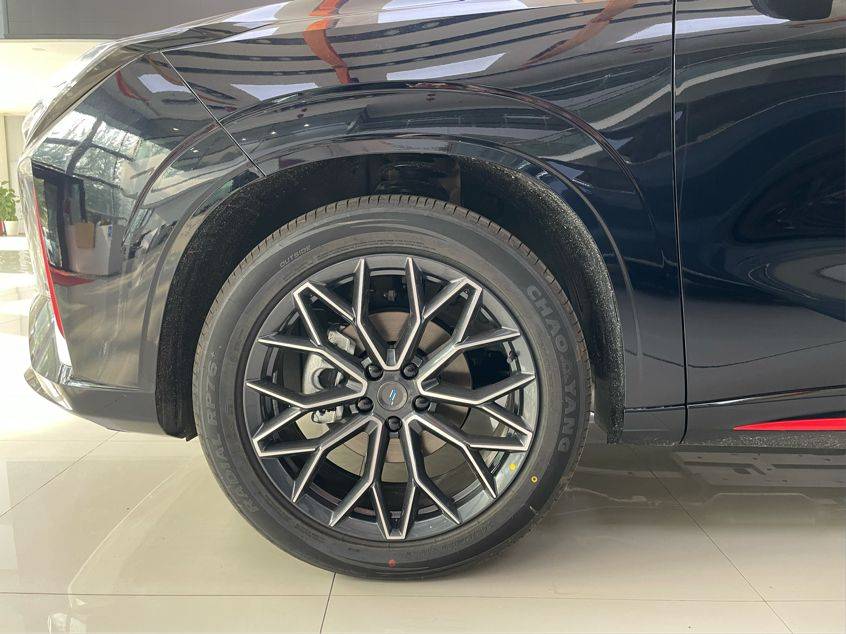 更懂Z世代的智能化SUV 实拍长安欧尚Z6智酷型_搜狐汽车_搜狐网