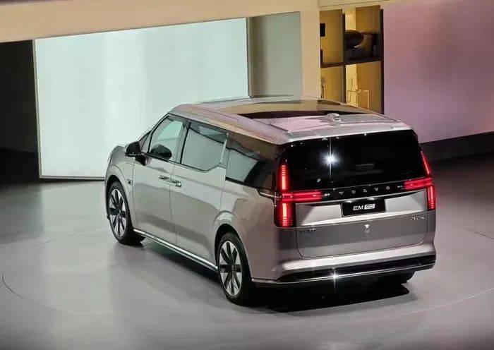 一台顶两台极氪009，沃尔沃EM90值81.8万吗？_搜狐汽车_搜狐网