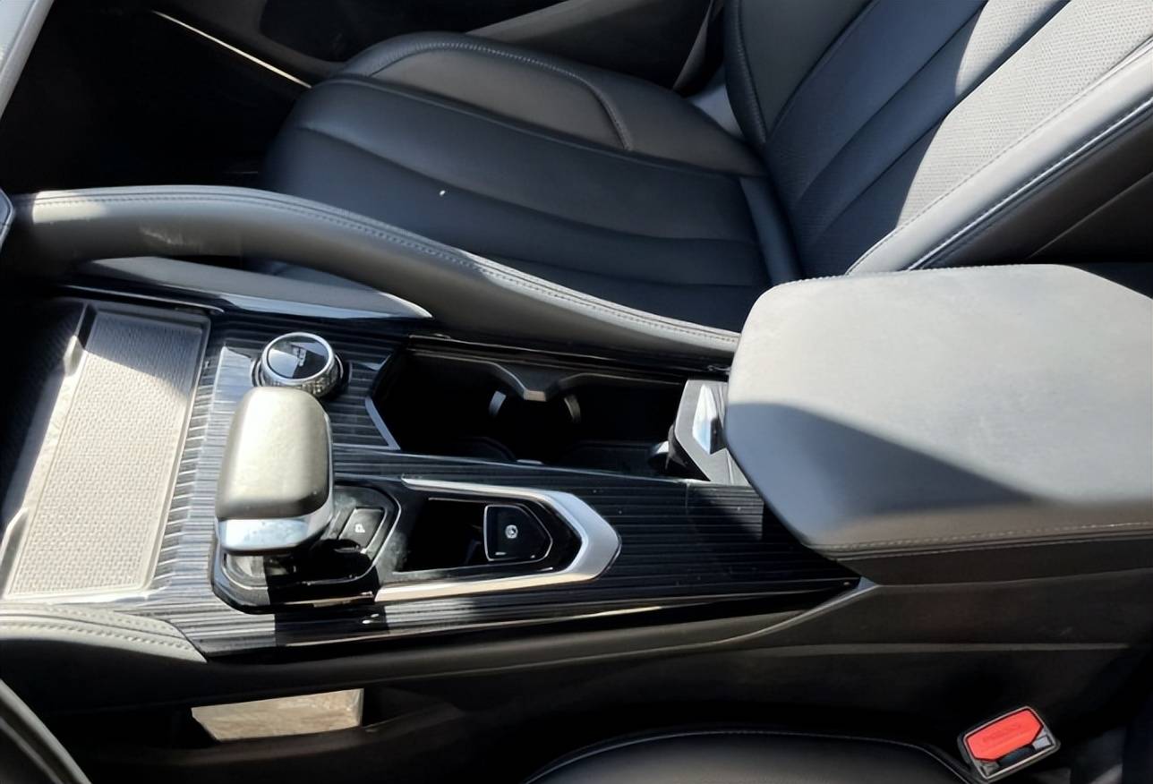 星越L实车分析，配2.0T+8AT，秒杀CR-V有戏_搜狐汽车_搜狐网