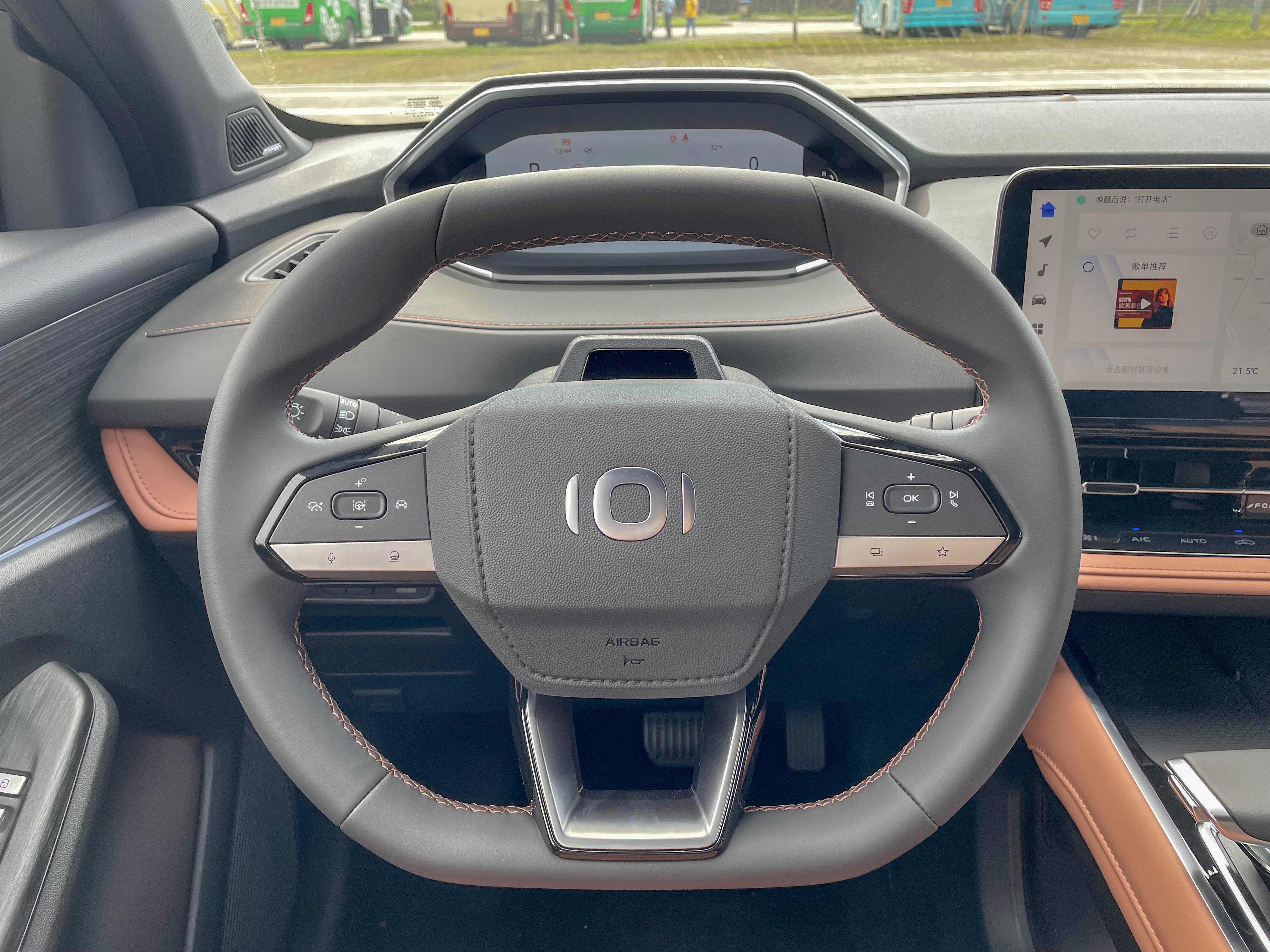 相同基因，不同风格——试驾长安启源A06、Q05_搜狐汽车_搜狐网