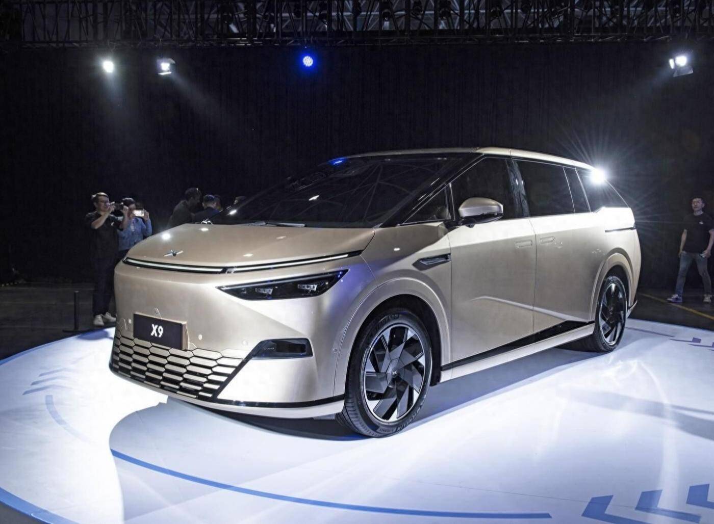 2023广州车展最热门的五款MPV：理想MEGA真个性，小鹏X9够年轻_搜狐汽车_搜狐网