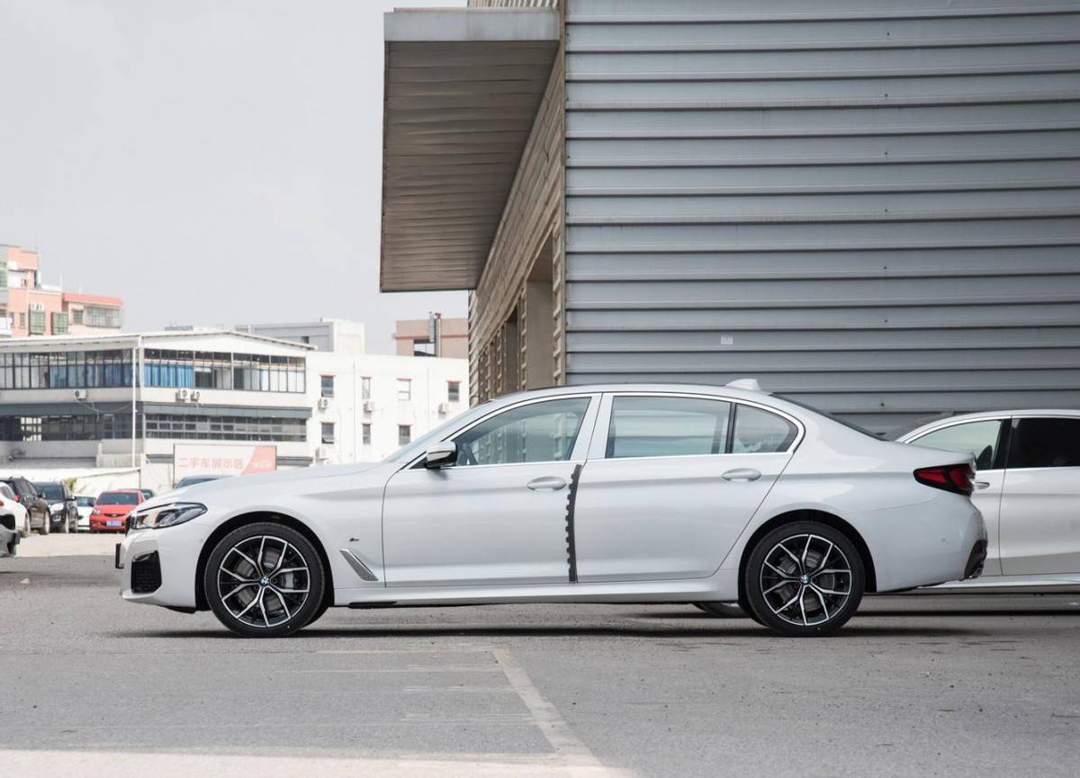 47.55万元起售，2023款改款宝马530Li上市，搭载2.0T发动机_搜狐汽车_搜狐网