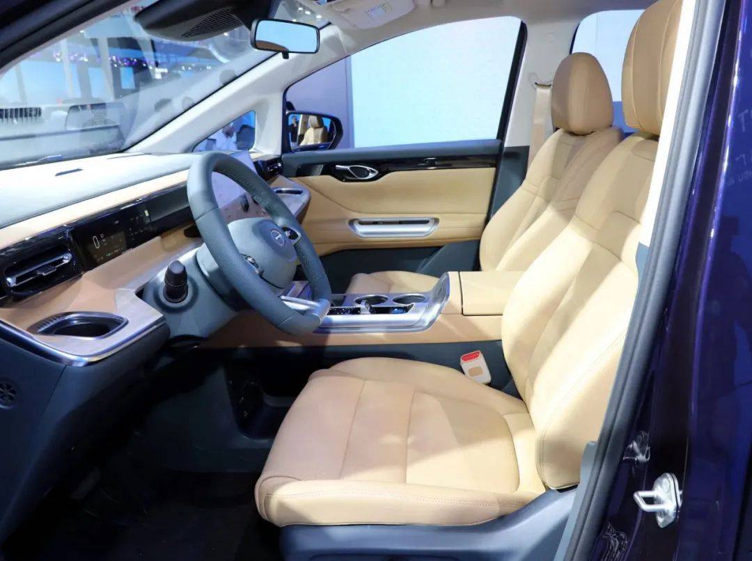 2023广州车展中高端MPV“大打出手”，传祺E8凭啥成为爆款显眼包？_搜狐汽车_搜狐网