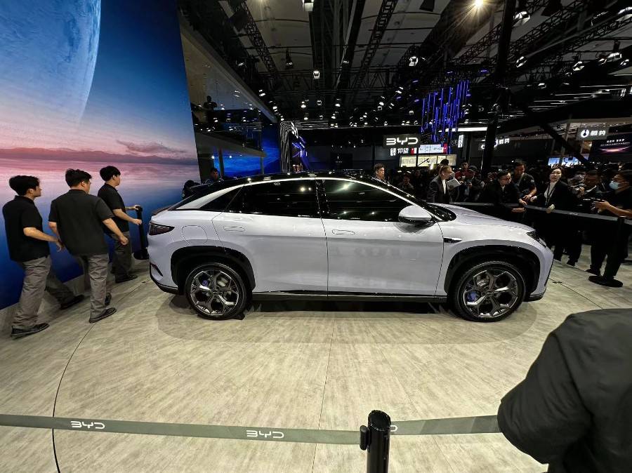 海洋美学再进阶，宋L兄弟车型，比亚迪海狮07 EV首发亮相_搜狐汽车_搜狐网