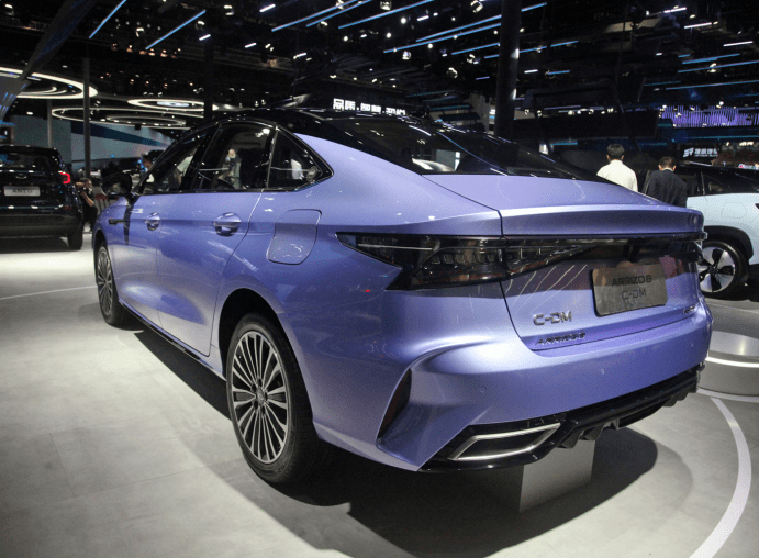 两种前脸，1.5T插混+1挡DHT，油耗4.2升，奇瑞风云A8纯电跑106km_搜狐汽车_搜狐网