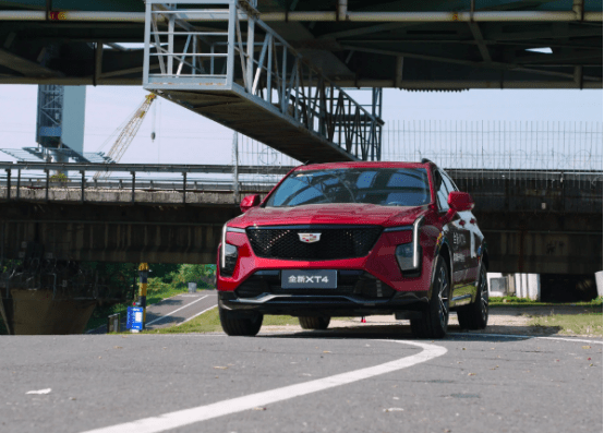 现在买奥迪Q3落伍了？凯迪拉克全新XT4更高级吗？_搜狐汽车_搜狐网