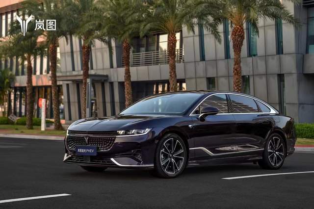 岚图追光PHEV：超越56E需要几条理由？_搜狐汽车_搜狐网