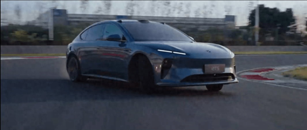 探索电动汽车极限！蔚来ET5 EP Mode体验_搜狐汽车_搜狐网