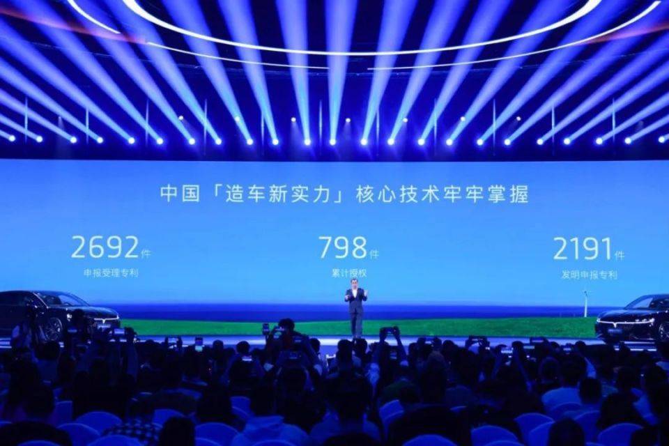 上市当晚订单破8000！25万的岚图追光PHEV要打爆市场？_搜狐汽车_搜狐网