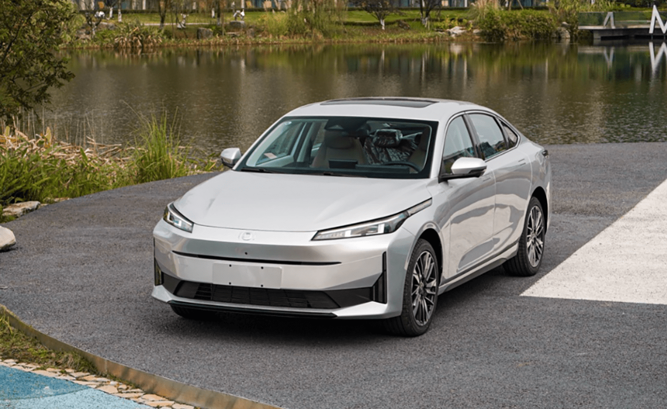 奇瑞风云A8开启盲订：搭载1.5T&1DHT混动系统，定价或成难题_搜狐汽车_搜狐网