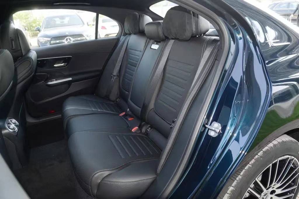 33.32万起，标配1.5T＋9AT动力，轴距2954mm，解读2024款奔驰C级_搜狐汽车_搜狐网