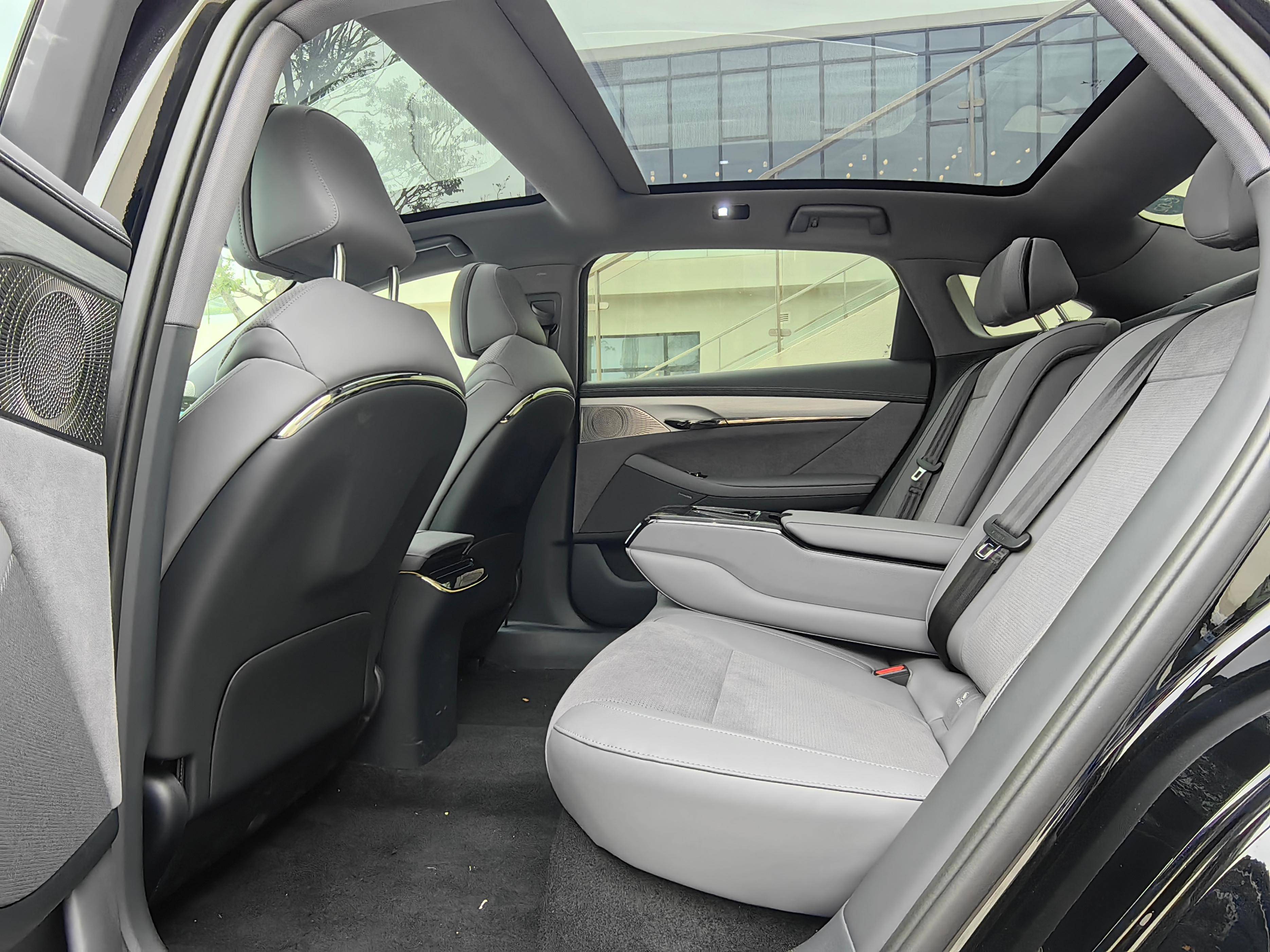 CEO级别还需要BBA？岚图追光PHEV树立中国人自己的行政豪华标杆_搜狐汽车_搜狐网