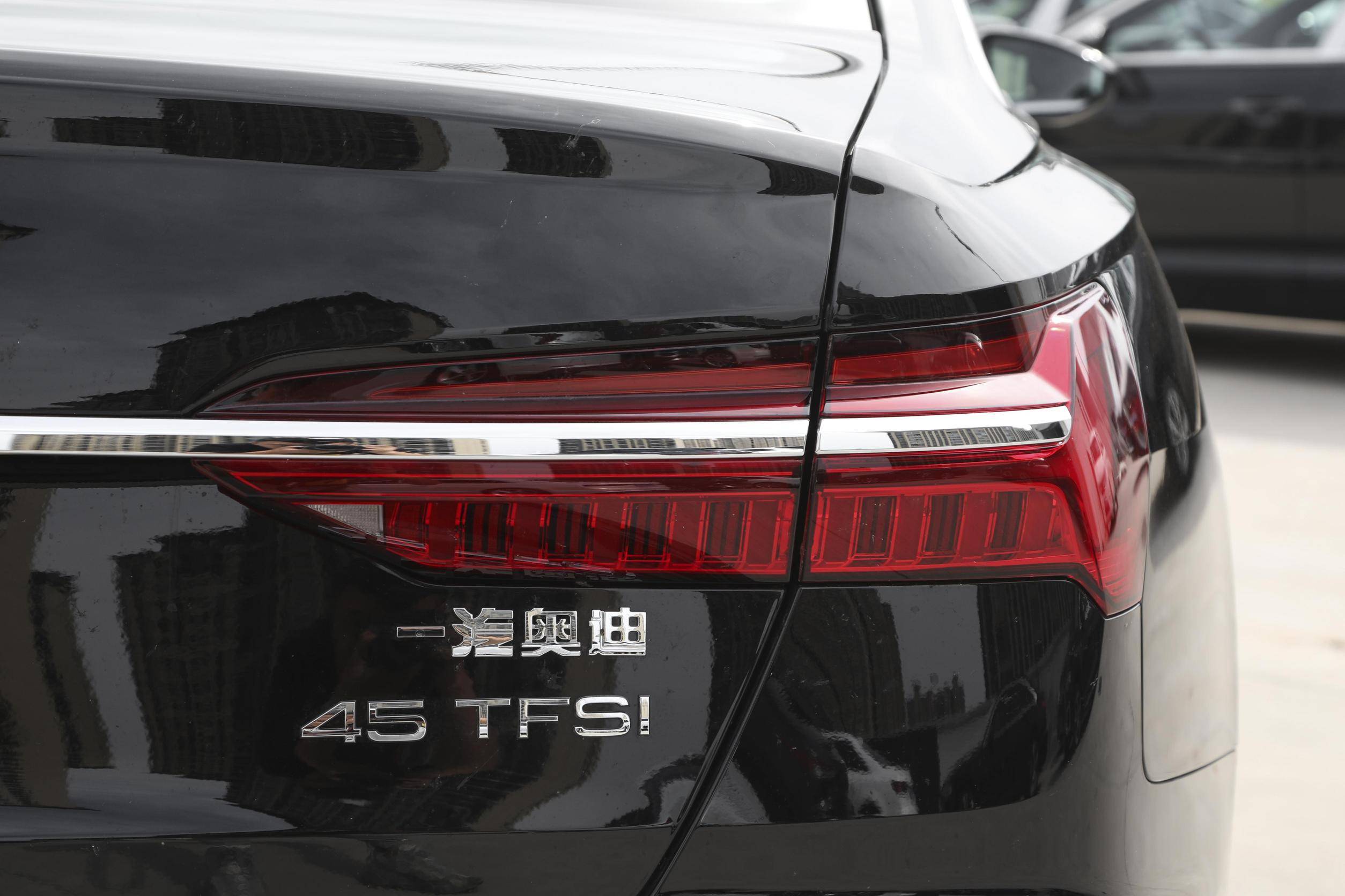 奥迪优惠再刷新！32.5万元能买A6L也能入A4L顶配，难怪月销总过万_搜狐汽车_搜狐网