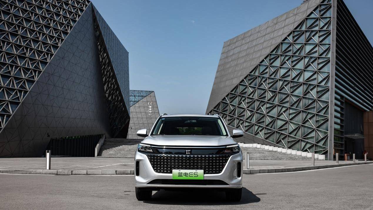 蓝电E5对比长安欧尚Z6 iDD，性价比秒杀不要太轻松！_搜狐汽车_搜狐网