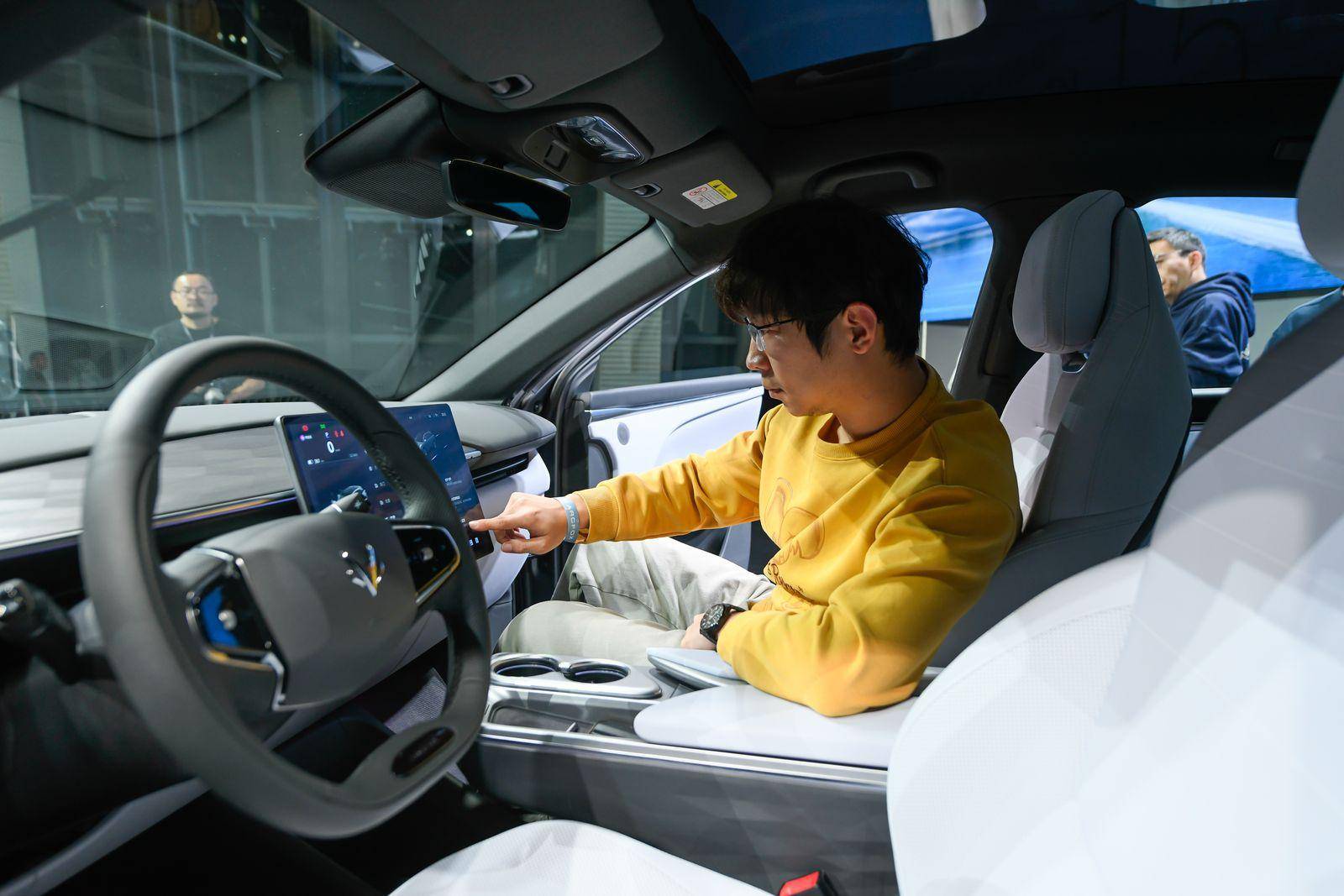 15.58万元起售 “全优生超能纯电SUV”阿尔法T5正式上市_搜狐汽车_搜狐网