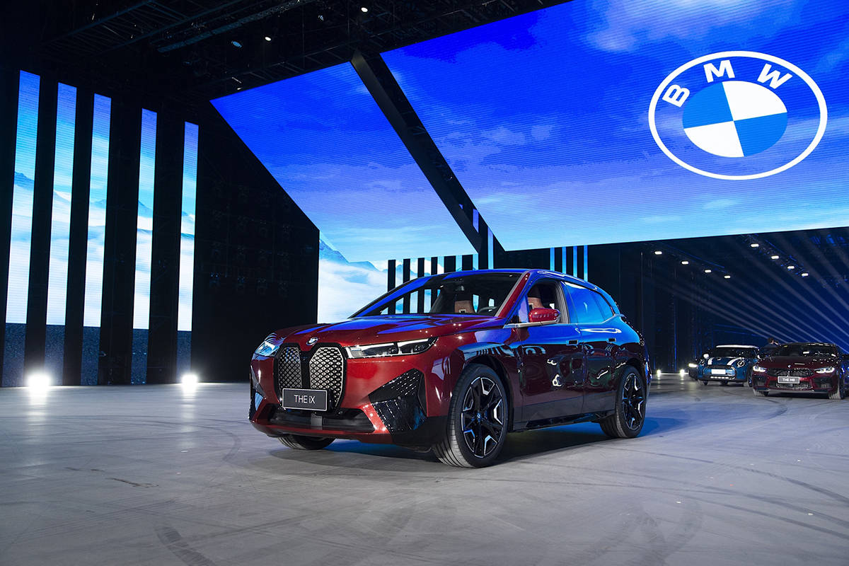 上海车展宝马之夜：BMW iX国内首发/10年后将累计交付1000万辆电动车_宝马集团