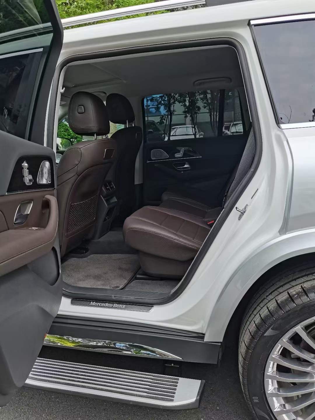 天津港中汇名车 | 实拍21款迈巴赫版本GLS600-搜狐大视野-搜狐新闻