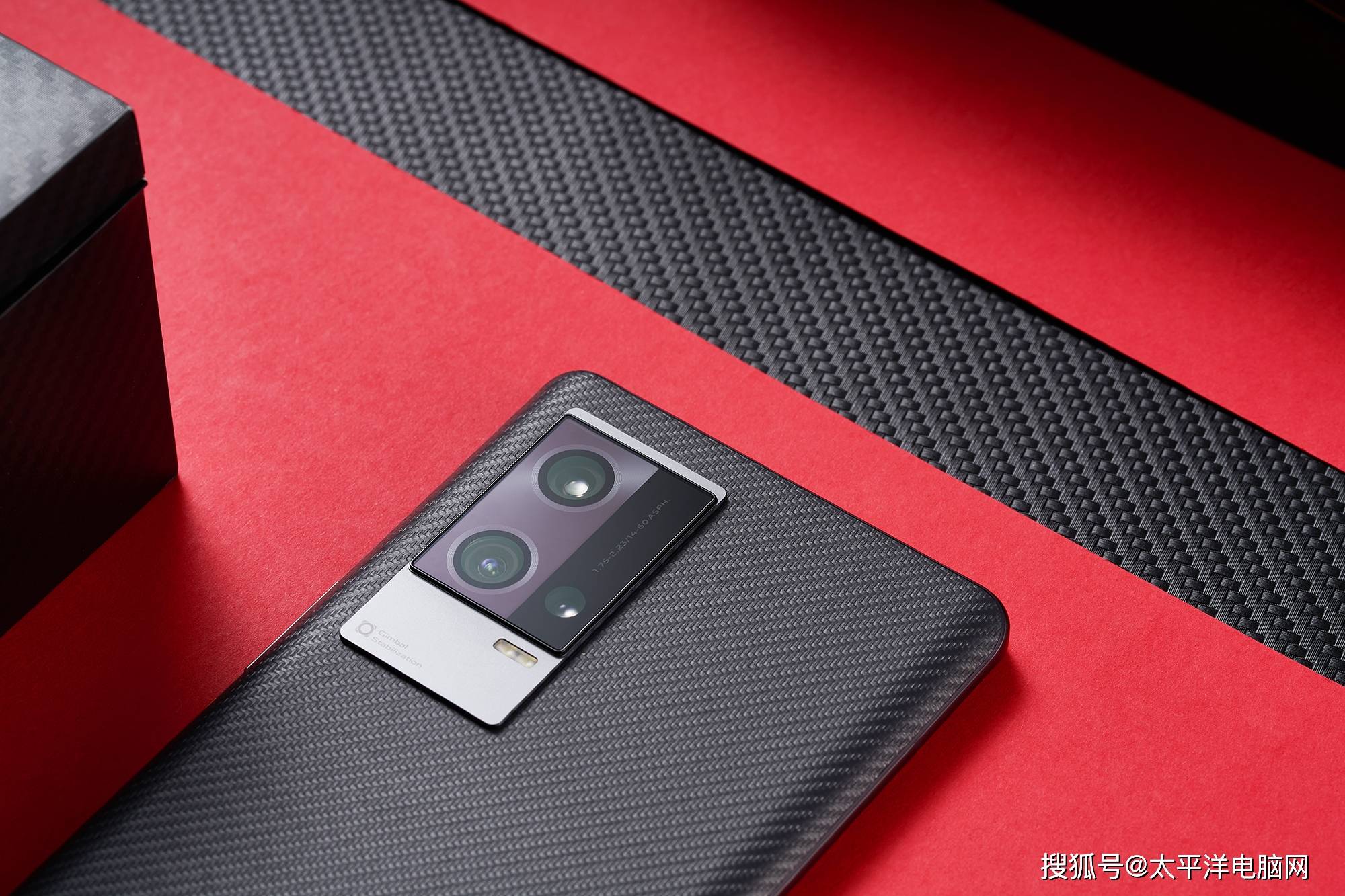 iQOO8 Pro图赏：沉稳低调外观下的硬核之心-搜狐大视野-搜狐新闻