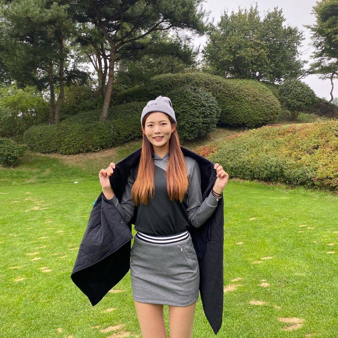组图：KLPGA美女球员成网红 身高177长腿引舔屏-搜狐大视野-搜狐新闻