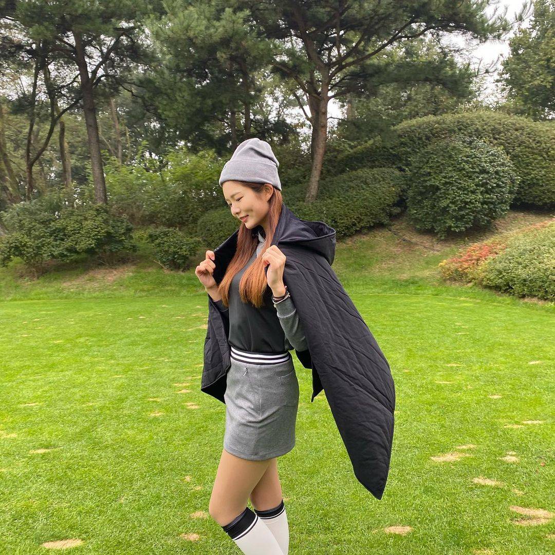 组图：KLPGA美女球员成网红 身高177长腿引舔屏-搜狐大视野-搜狐新闻