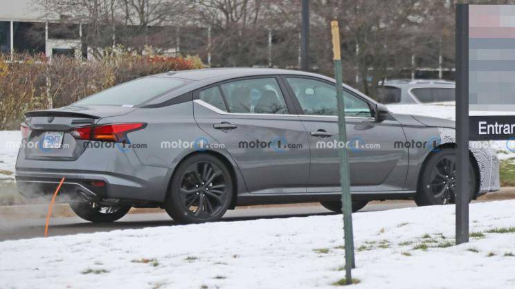 新款日产Altima路试谍照曝光！外观和内饰有望改进，或在明年发布_搜狐汽车_搜狐网