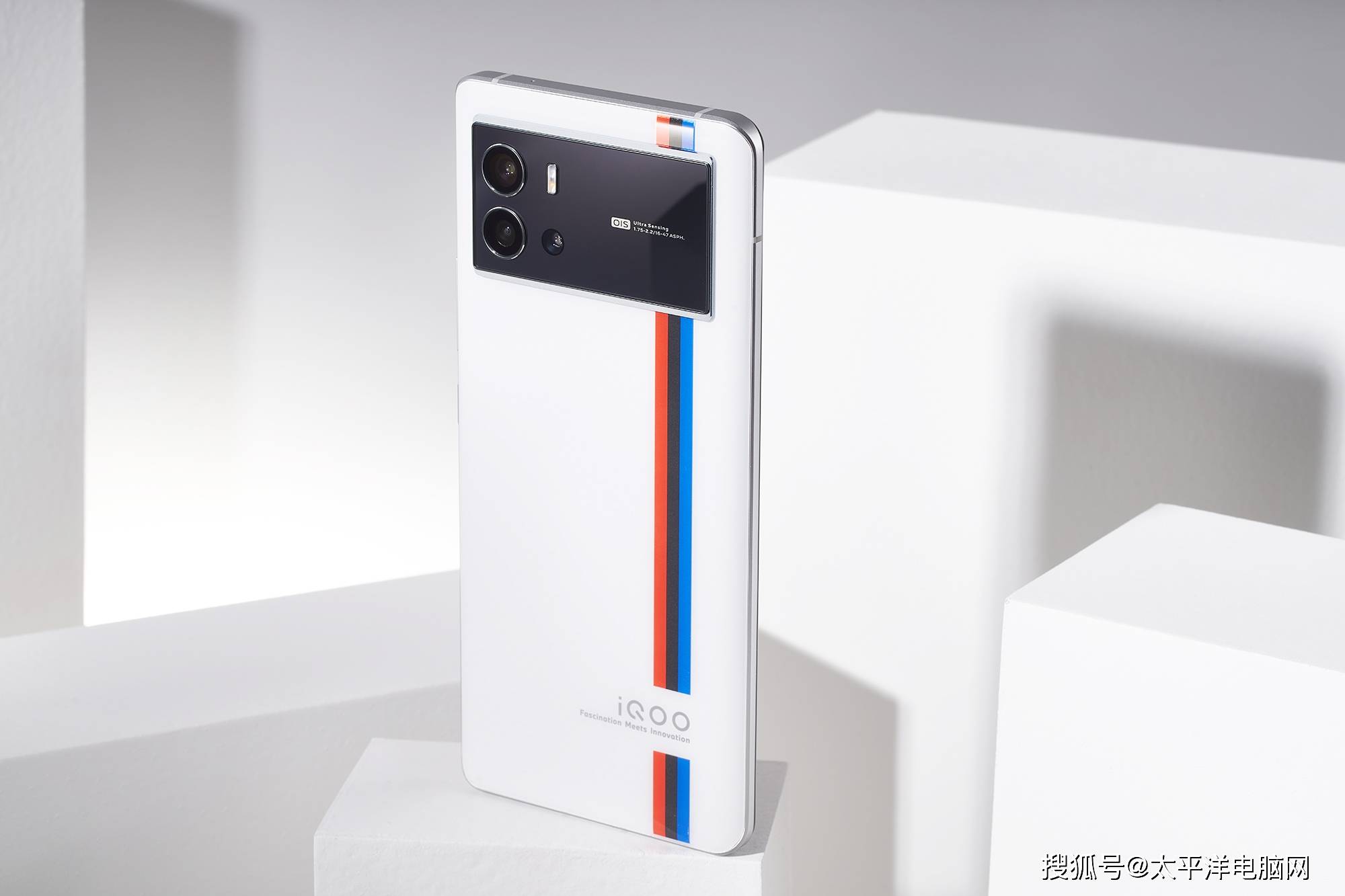 iQOO 9图赏：融入赛车魂的直屏旗舰-搜狐大视野-搜狐新闻