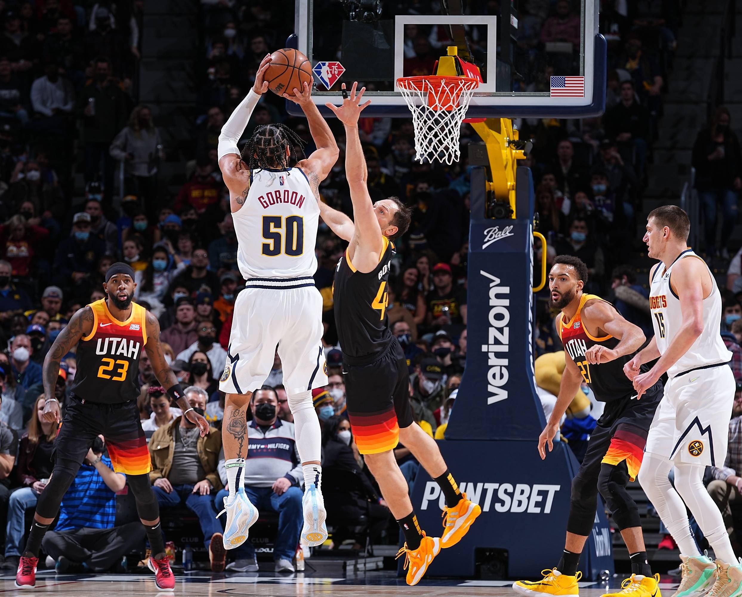 1月17日NBA球鞋上脚，安踏KT6、匹克大三角-搜狐大视野-搜狐新闻